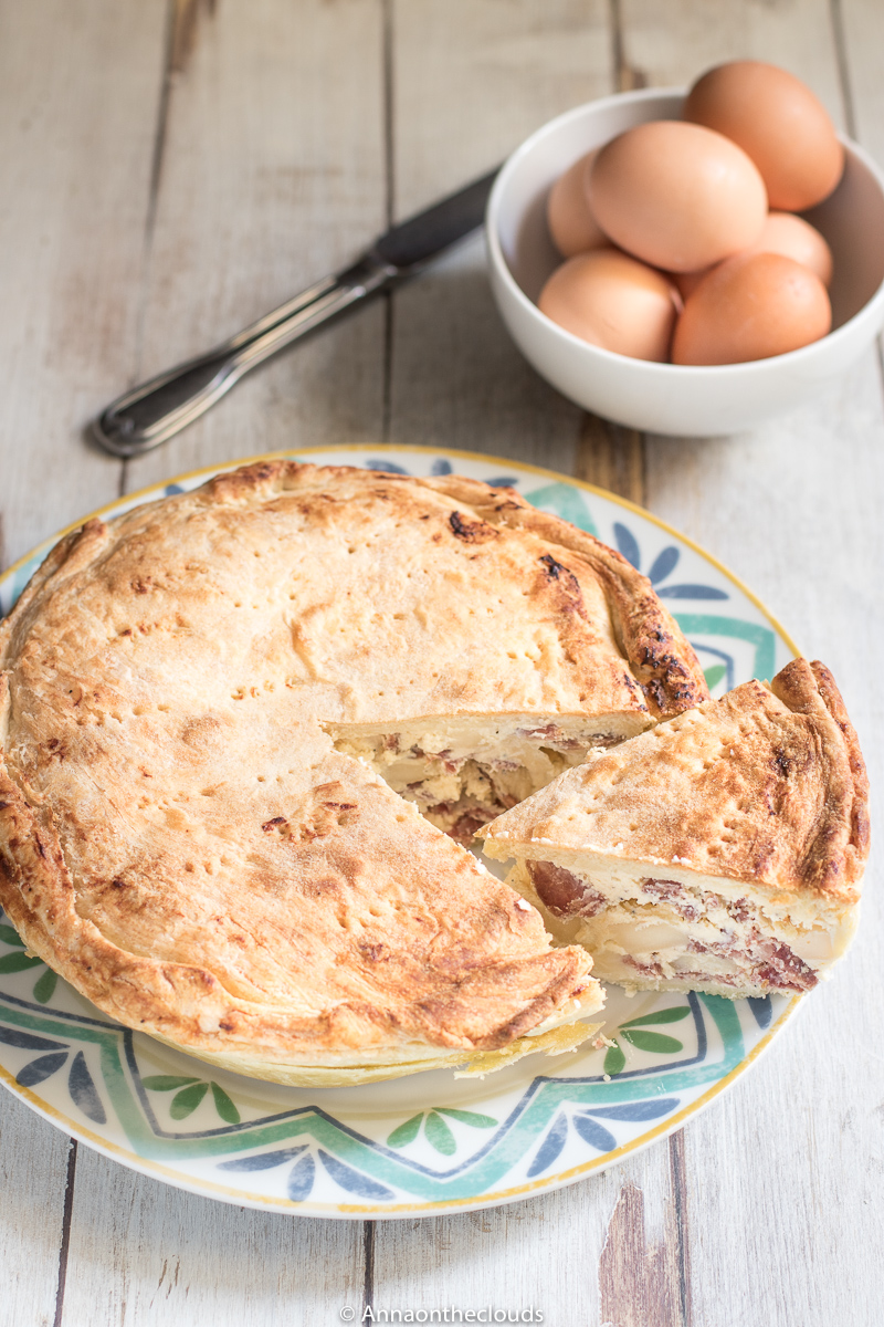 Pizza chiena napoletana - ricetta del rustico di Pasqua - Anna On The ...